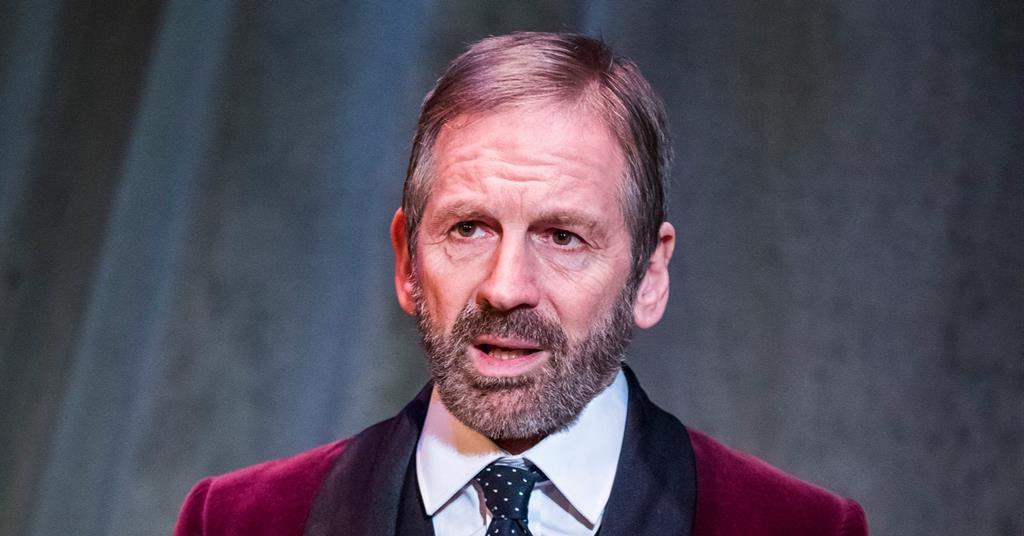 Stuart Fox's Instagram, Twitter & Facebook on IDCrawl